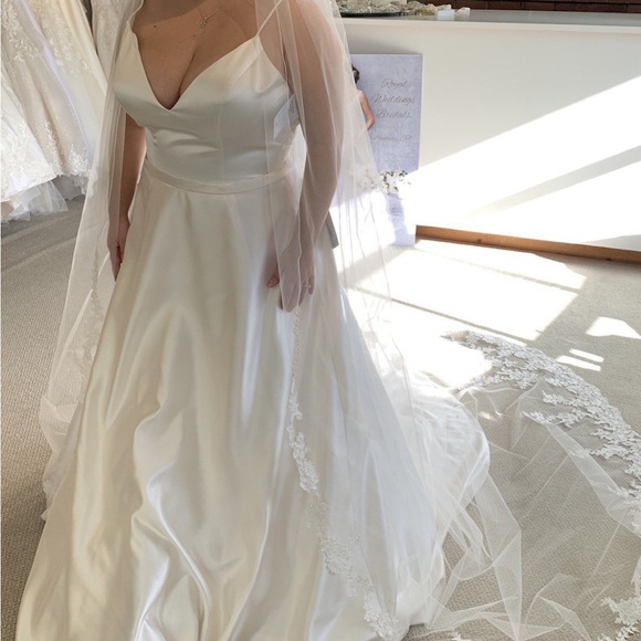 Moonlight Bridal | Dresses | Moonlight Bridal Cream Wedding Gown | Poshmark